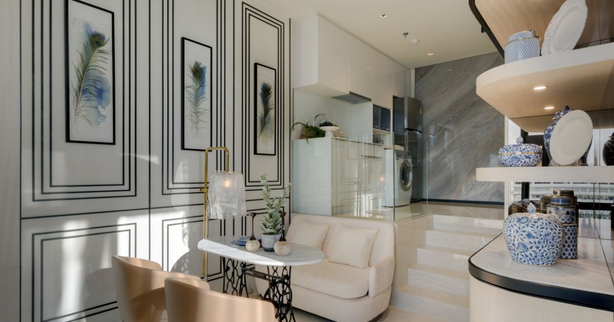 Ashton Silom - Modernform